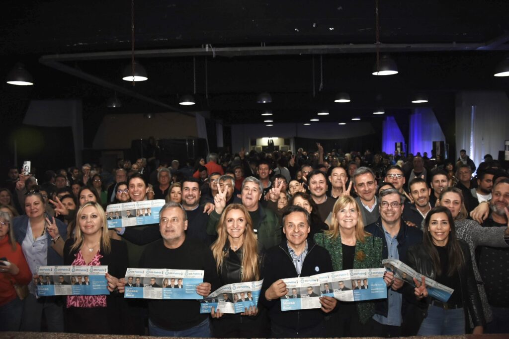 Multitudinario lanzamiento en Rosario de la mesa Massa presidente ...